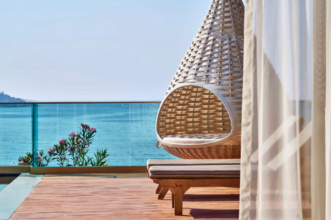 Luxury Hotel Experience: Behind the Scenes of Luxury Travel