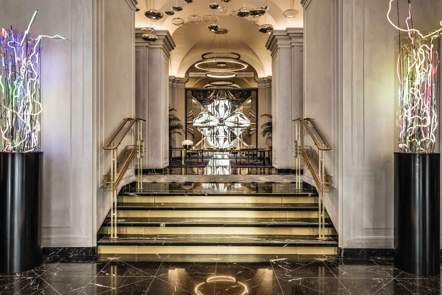 Iconic Elegance: The Timeless Saga of Raffles Hotels - Luxurious hotels ...
